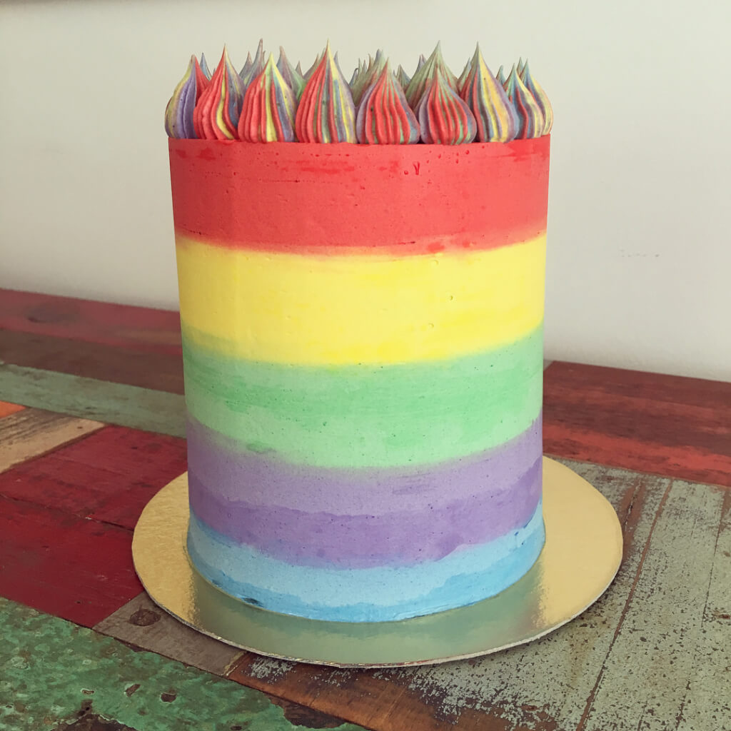 Torta Rainbow Cake Invertida | Valcakes Reposteria